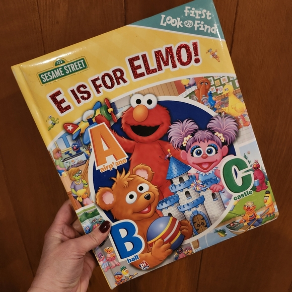 Sesame Street | Toys | Sesame Street E Is For Elmo Look And Find Book ...